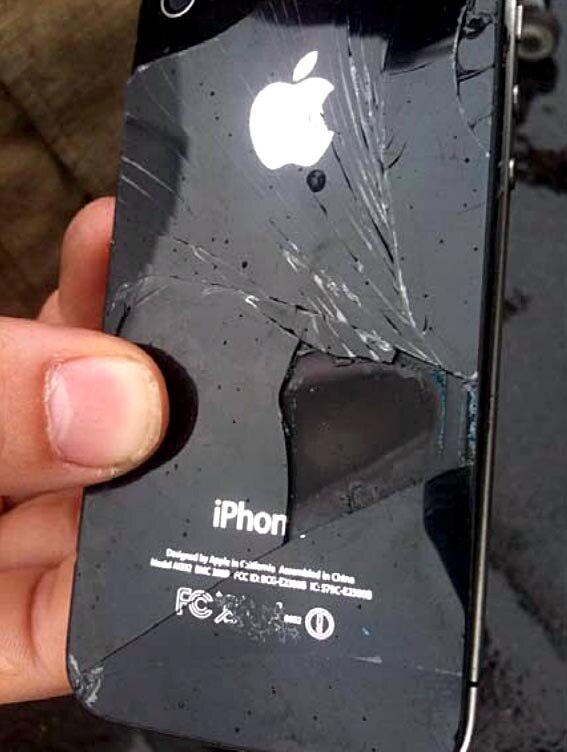 Airline passenger's iPhone catches fire - ABC News