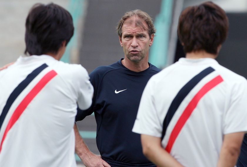 Verbeek installed as Socceroos coach - ABC News