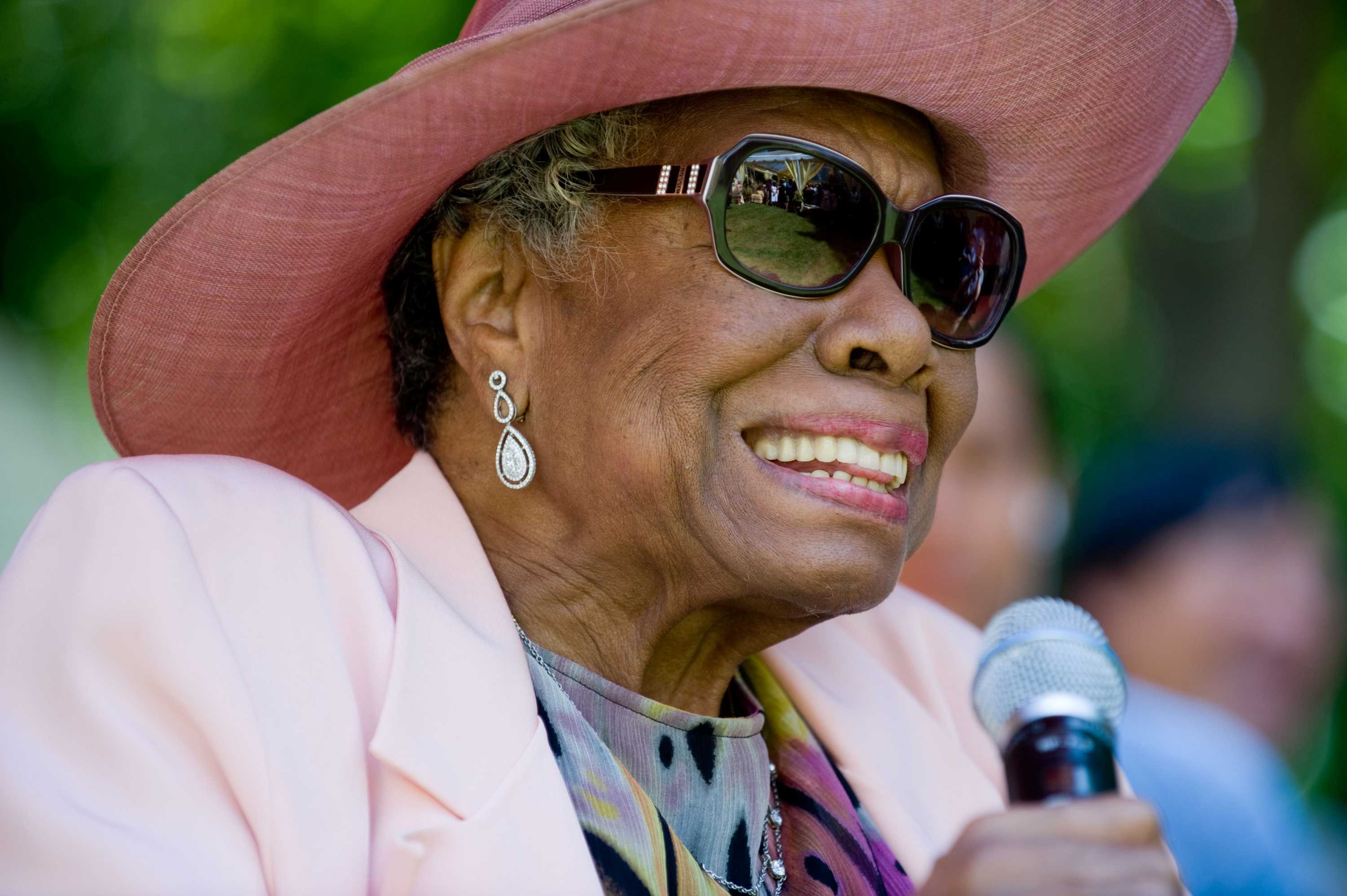 Maya Angelou, celebrated author and poet, dies aged 86 - ABC News