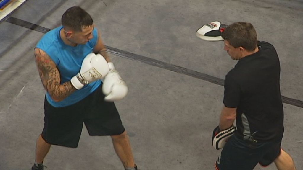 Aboriginal boxer faces choice between world crown or jail time - ABC News