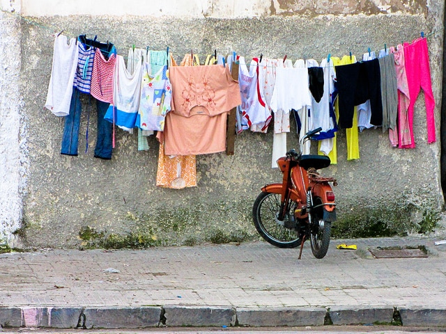 Learn English: Hand out or handout? - ABC Education