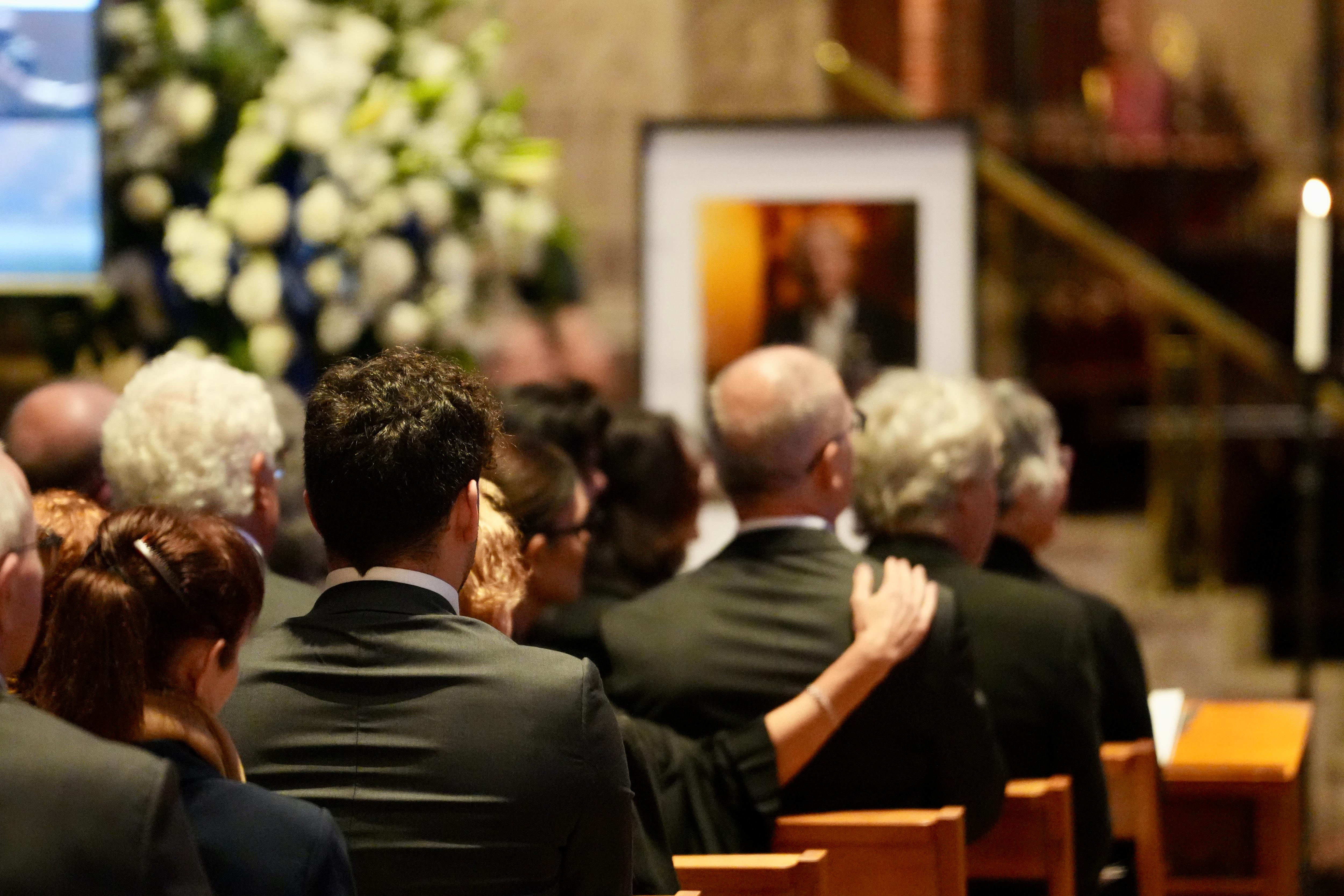 War hero and veteran MP Bill Grayden farewelled at state funeral in ...