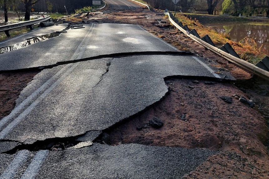 Cost of fixing regional roads destroyed by Victorian floods will be ... Cost of fixing regional roads destroyed by Victorian floods will be ...