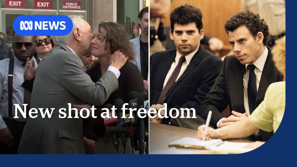 Donald Trump throws pens into the crowd after signing executive orders ...