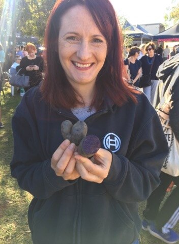 Fresh Potatoes at the Farmers Markets in Manning - ABC Perth