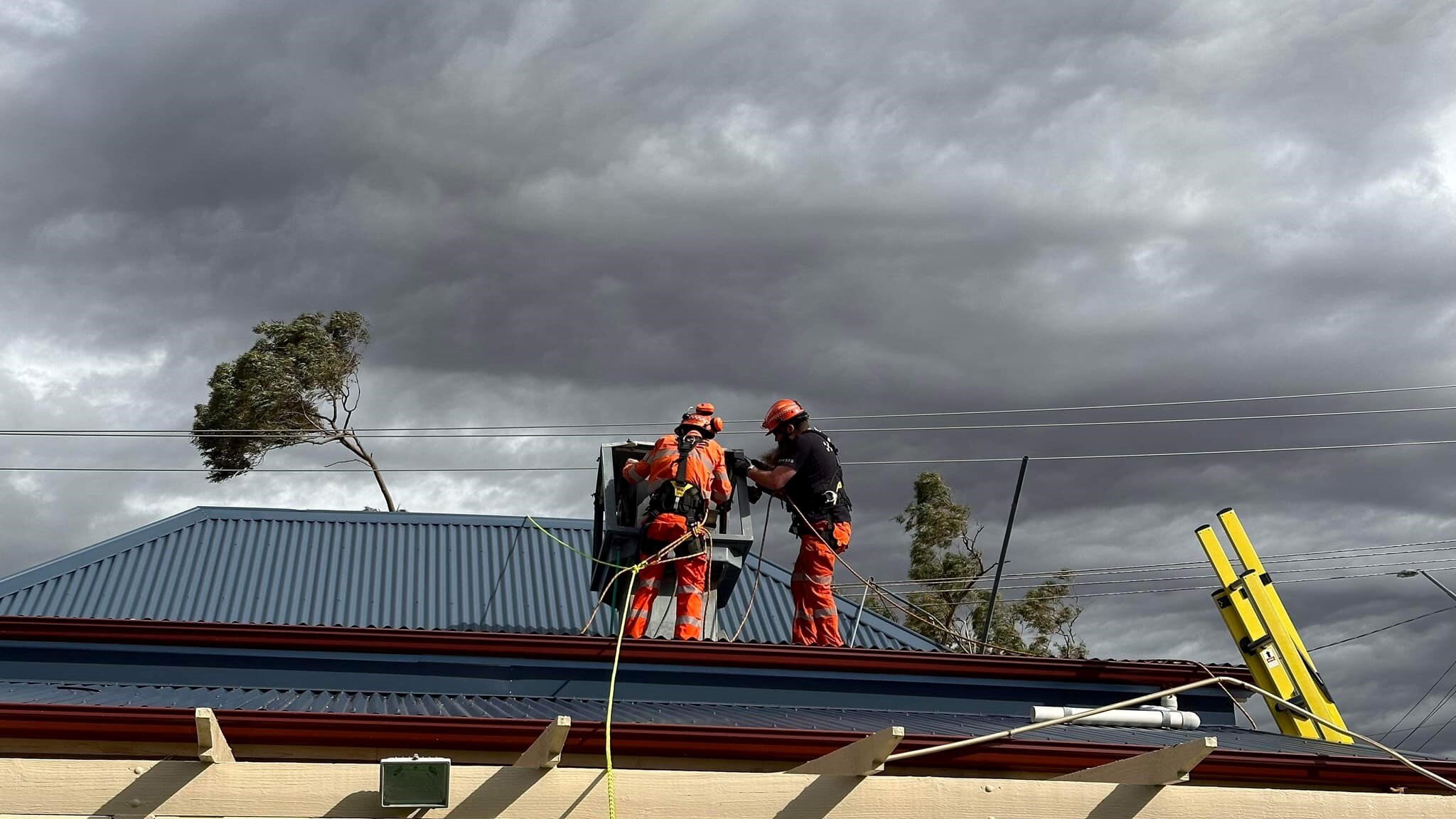 Severe weather in western NSW cuts power in outback towns - ABC News