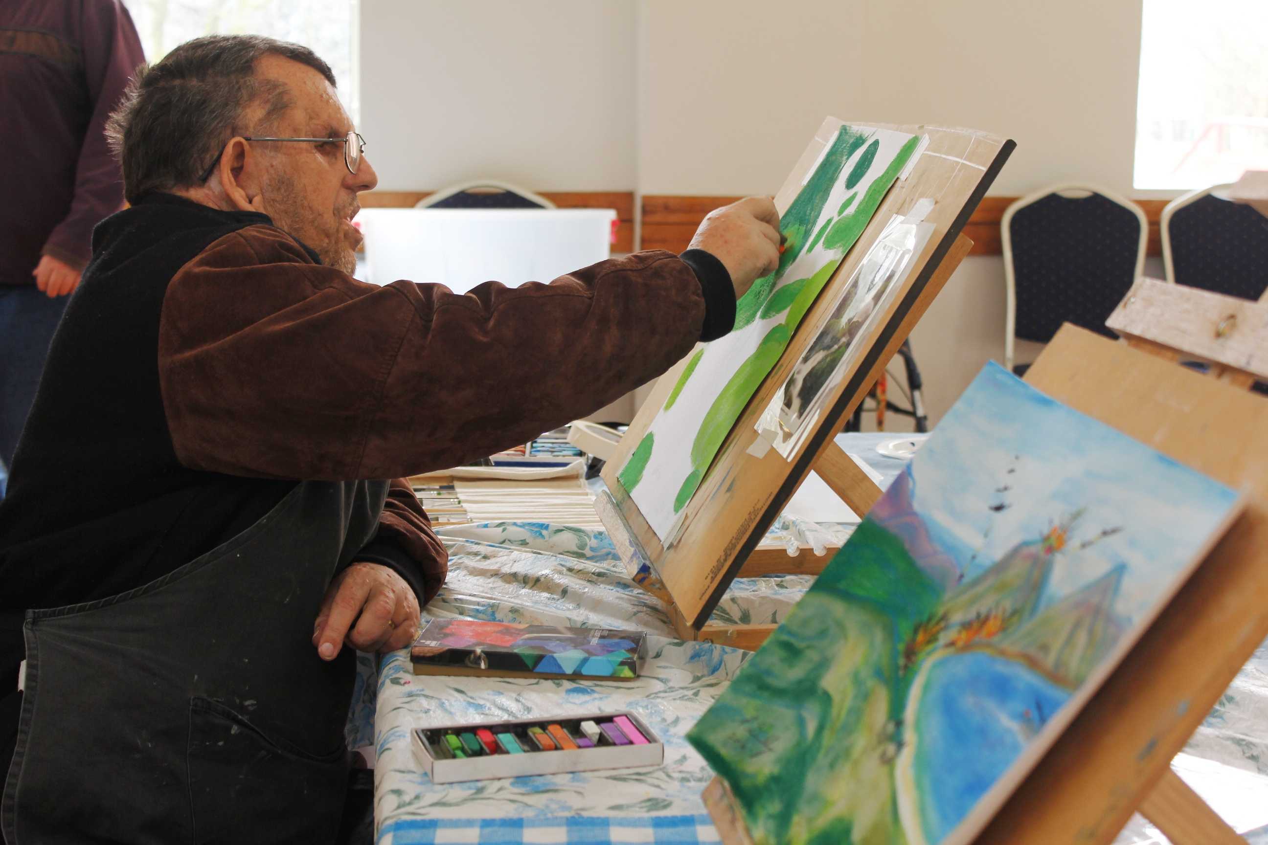 Tasmanians with a brain injury find help through art - ABC News