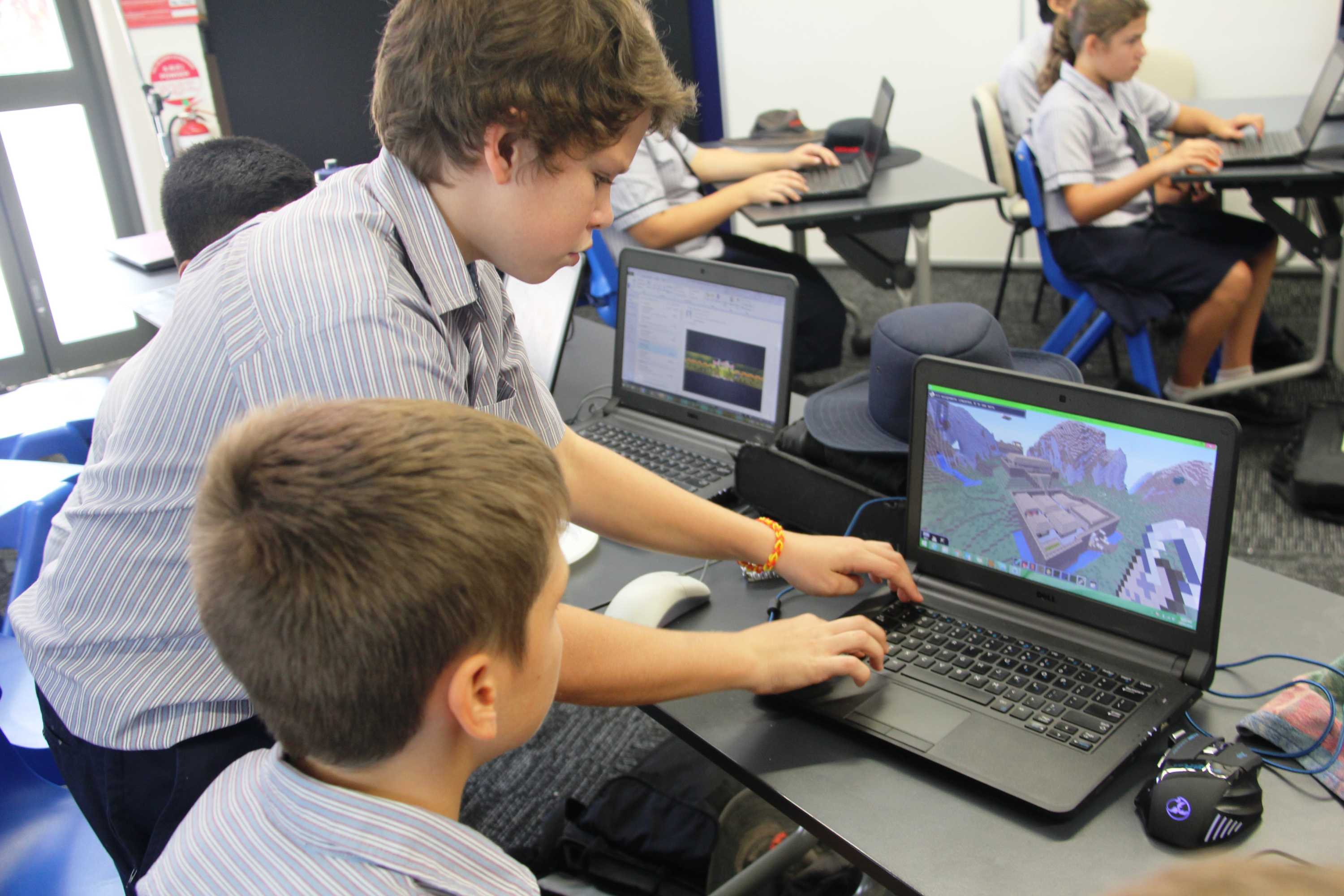 Using Minecraft to help teach history a hit with Rockhampton students ...