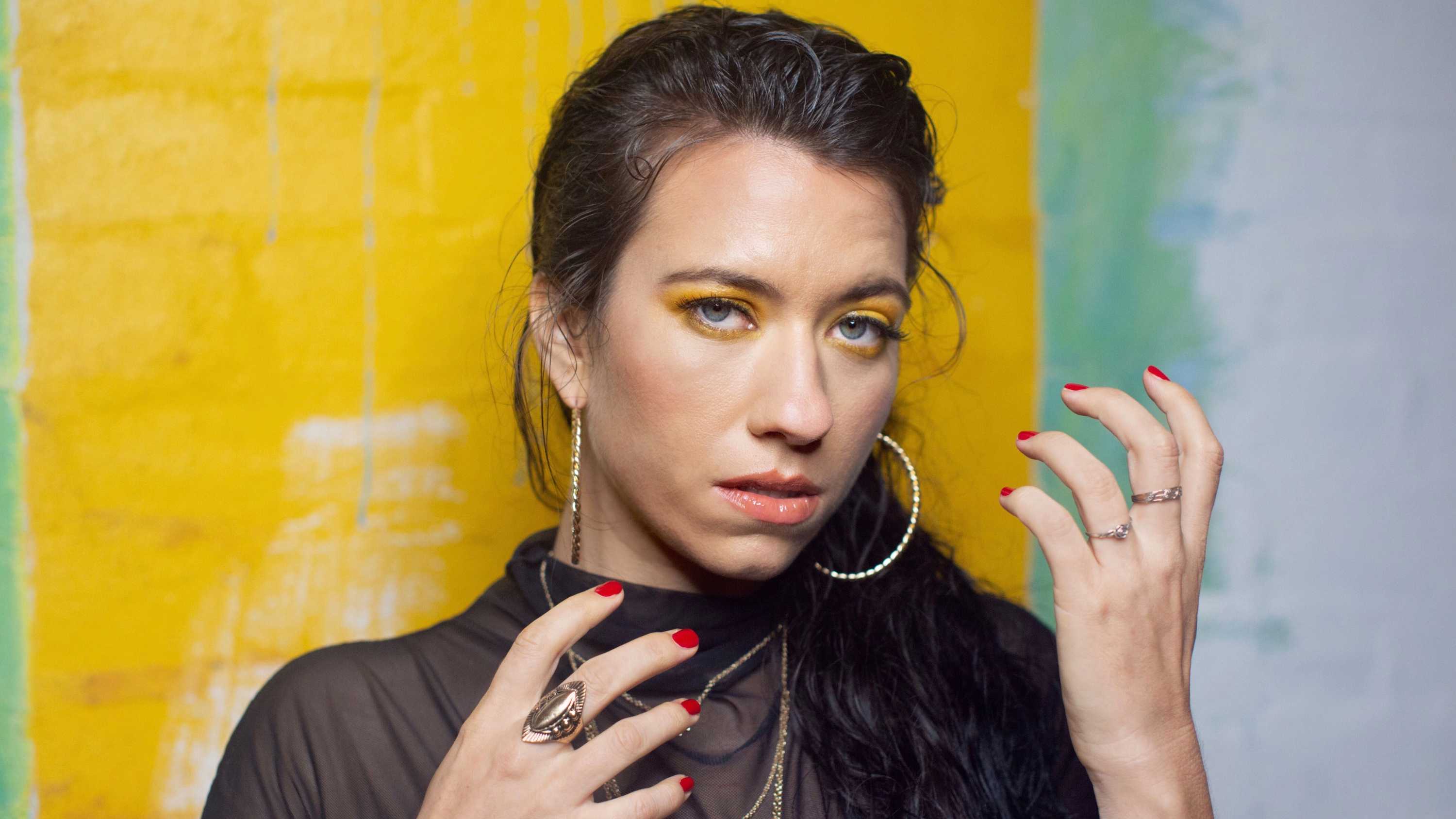 Caiti Baker is reborn on Dust (Part 1) - ABC listen