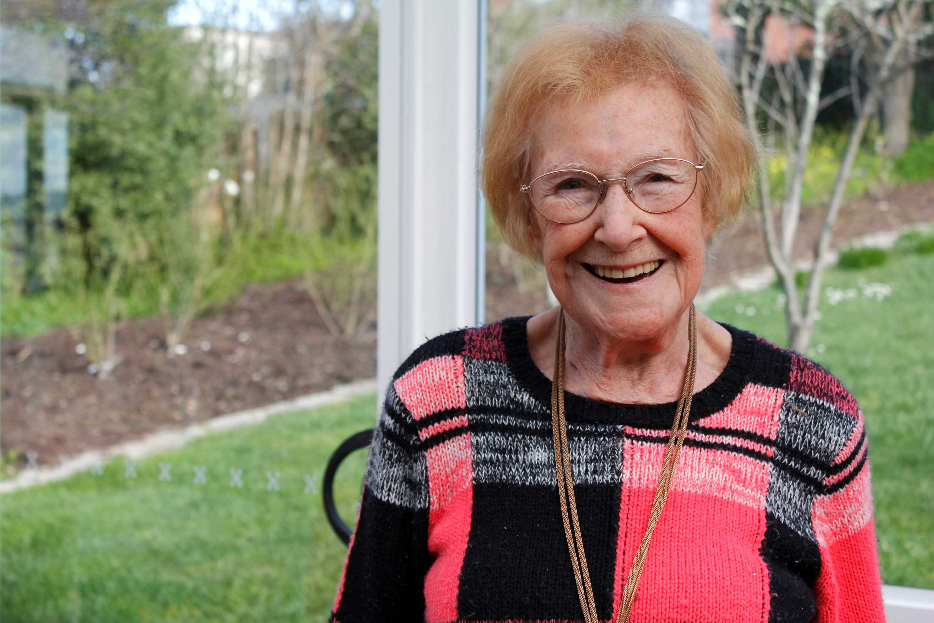 Joan Webb just turned 90 and is about to graduate with a PhD - ABC News