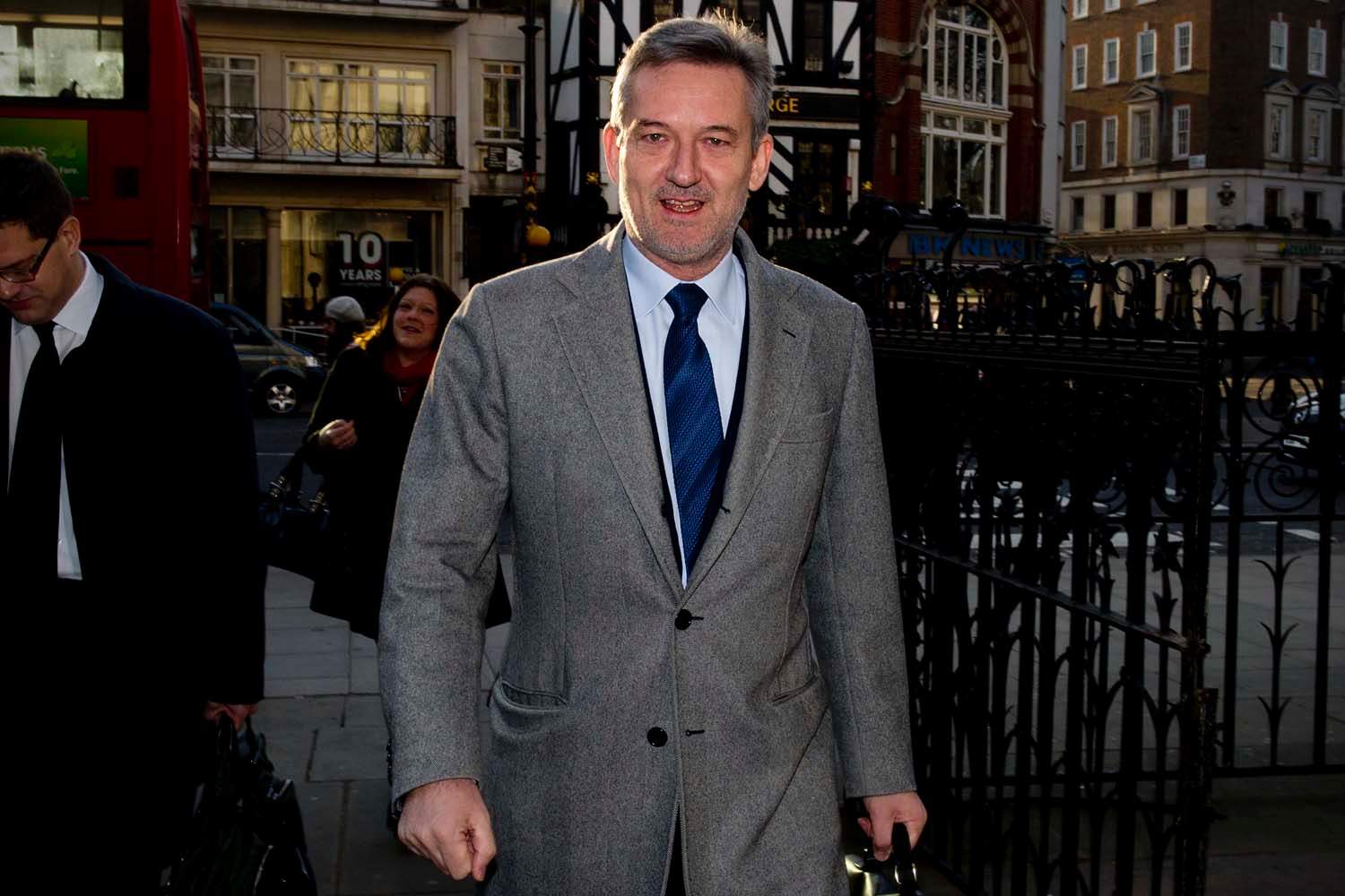 News International CEO steps down - ABC News