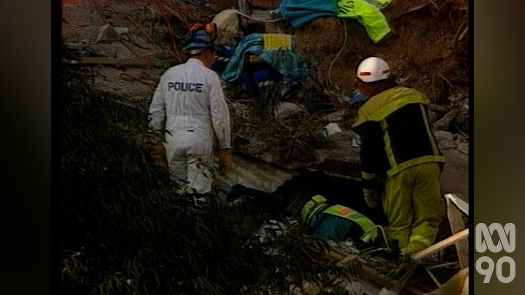 News report on the rescue of Thredbo disaster survivor Stuart Diver ...