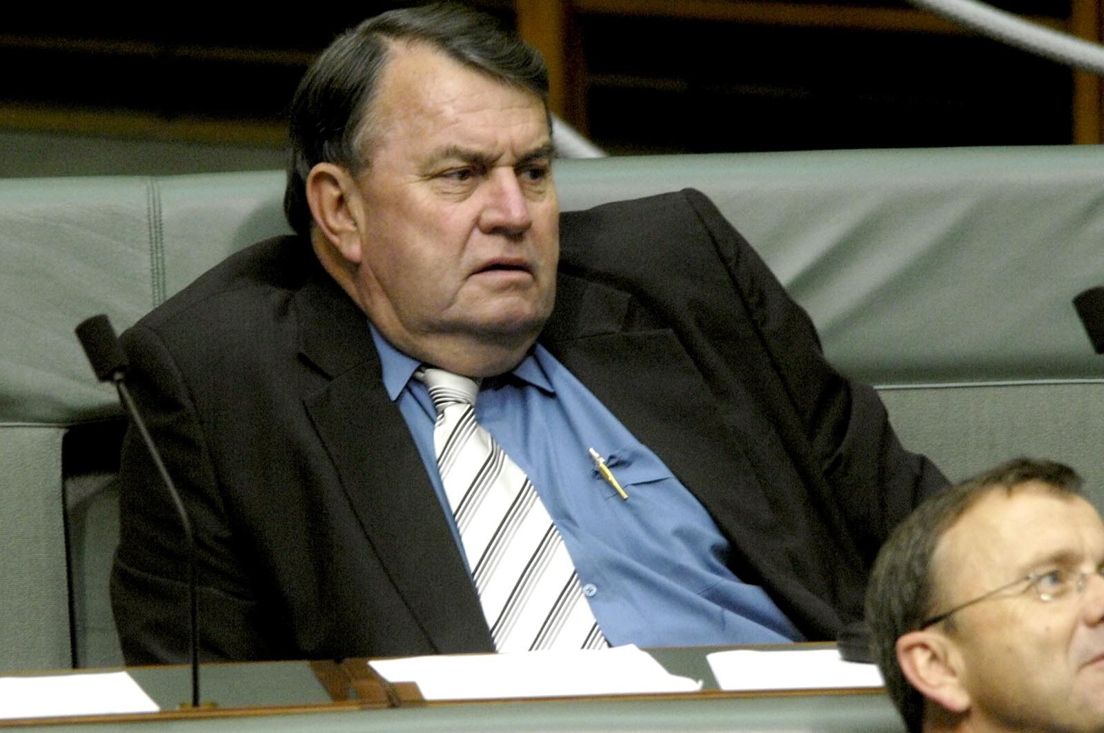 Former Howard minister David Jull dead at 66 - ABC News