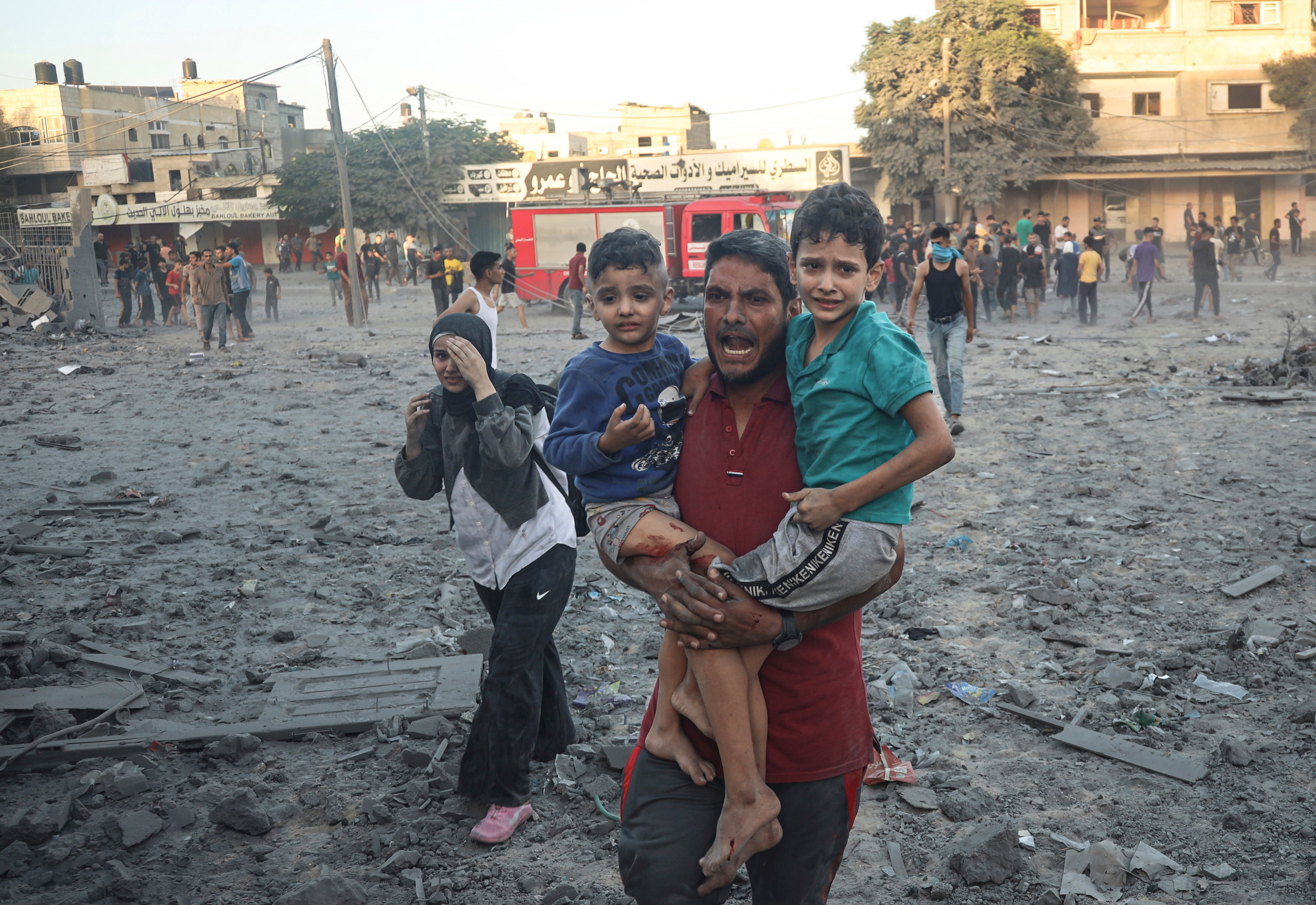 Israel-Gaza war: IDF says troops move into 'the very heart of Gaza ...