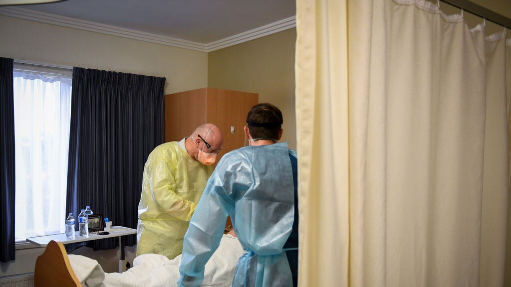 Frontline doctors and nurses sent in to aged care speak out - ABC News