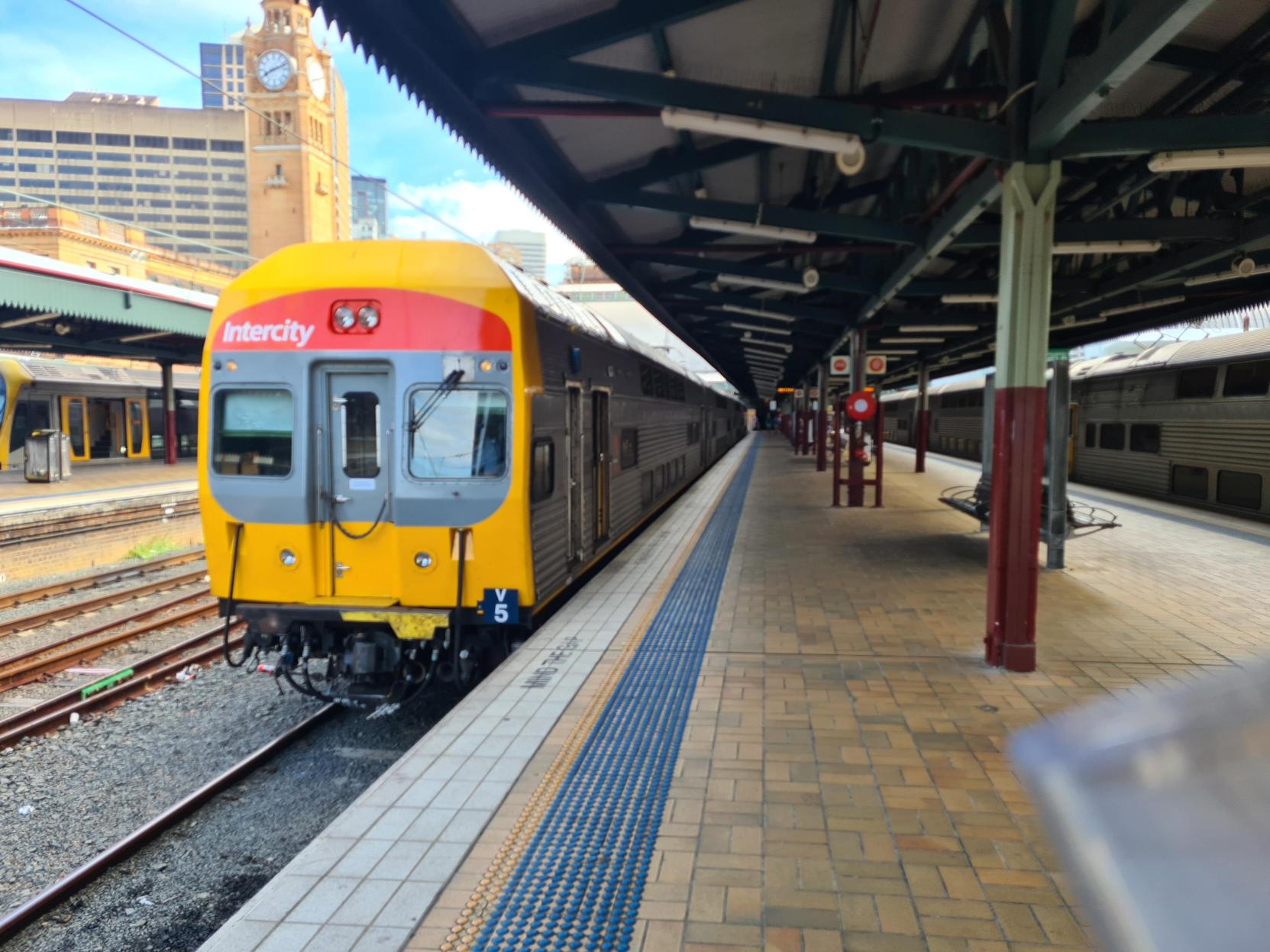 Sydney's weekend train strike called off after NSW government reaches ...