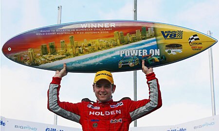 Todd Kelly in front at Clipsal 500 - ABC News