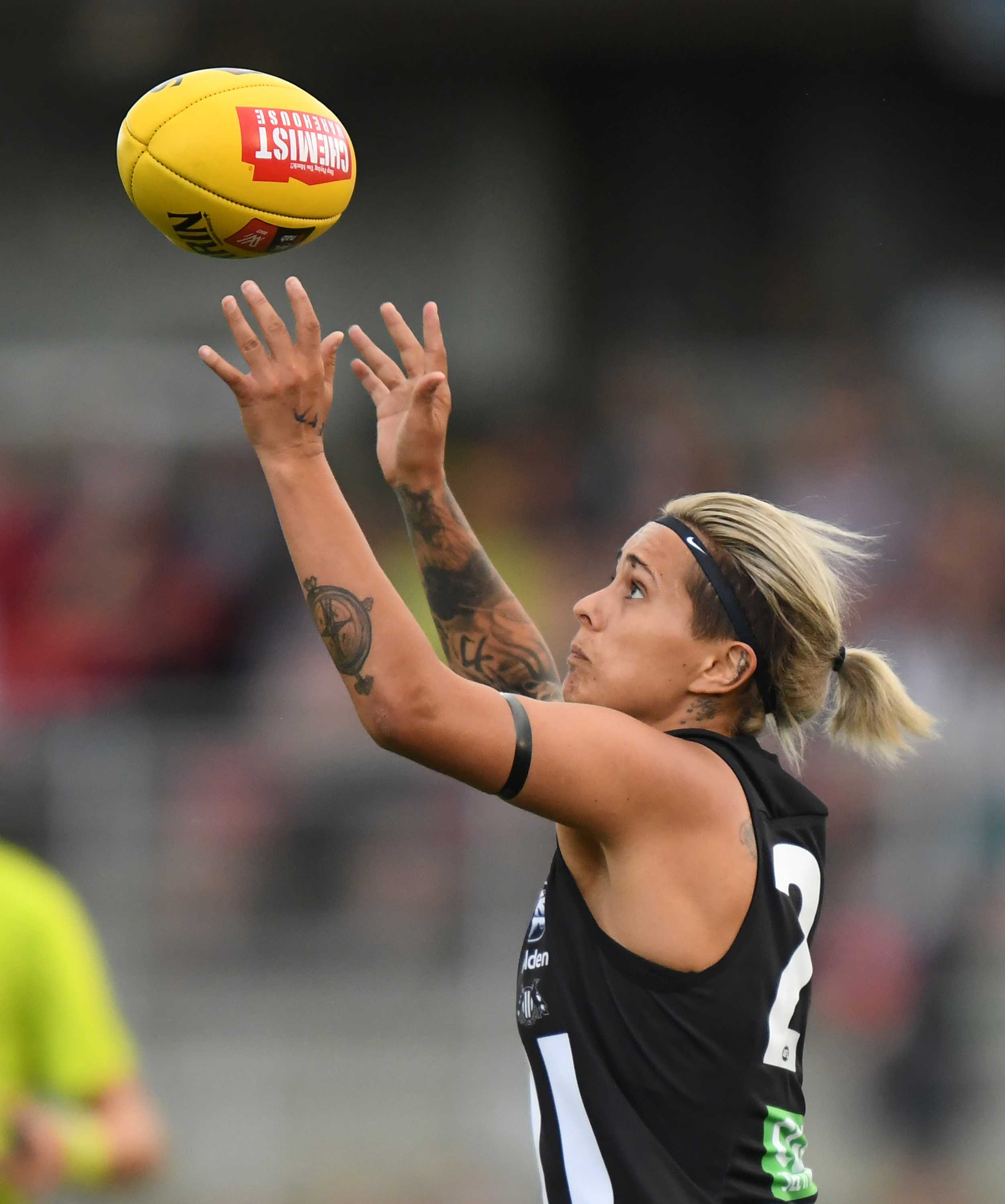 Collingwood Magpies beat GWS Giants in AFLW by six goals, Moana Hope ...