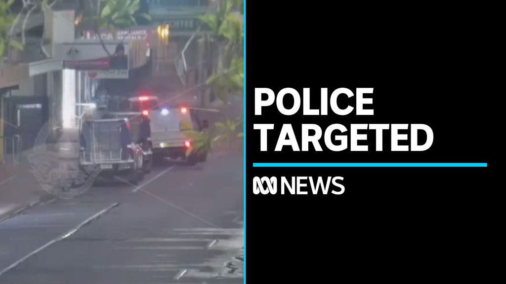 Eyewitness captures youths allegedly ramming police vehicle - ABC News