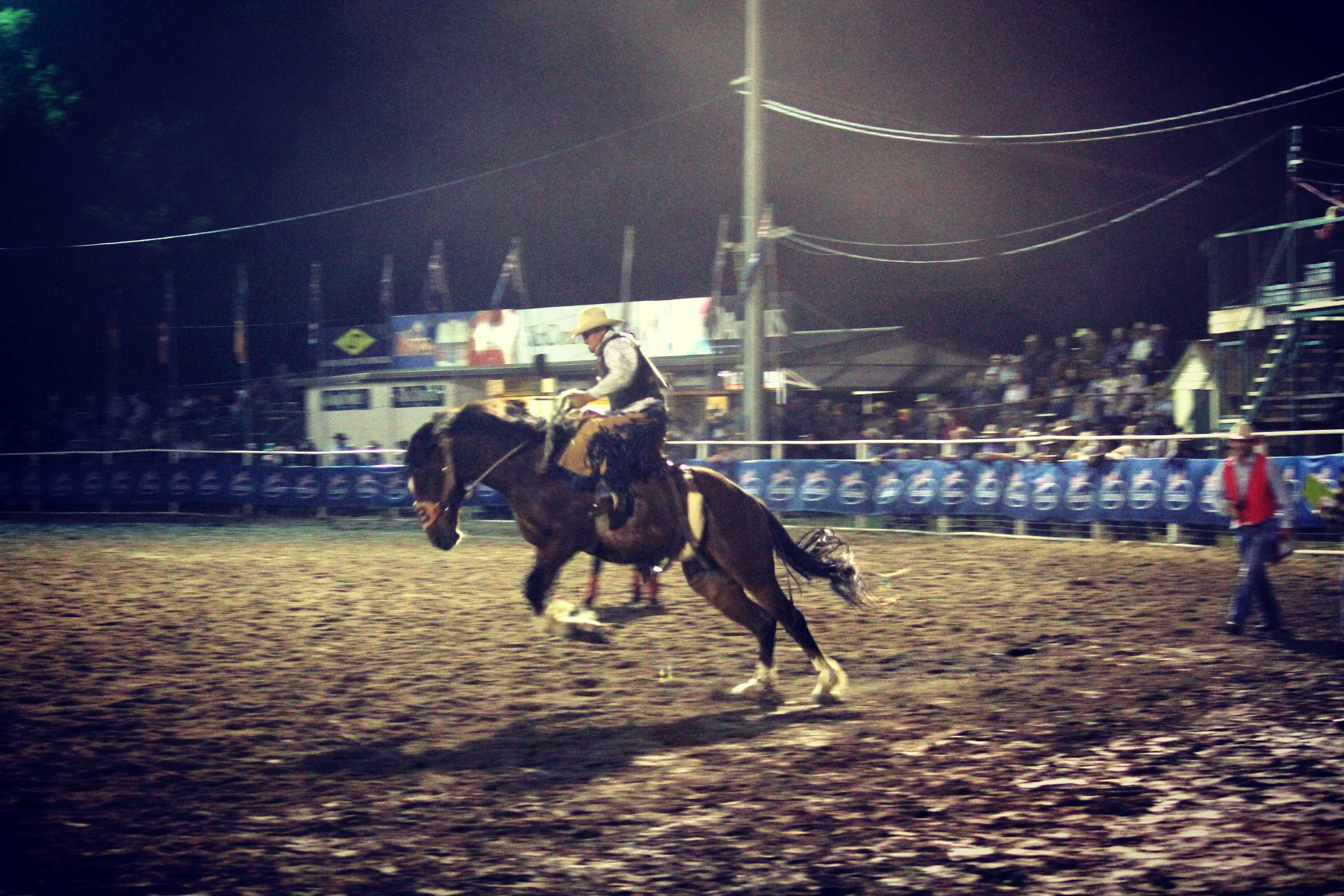 360° video: Immerse yourself in the life of a bronc rider - ABC News