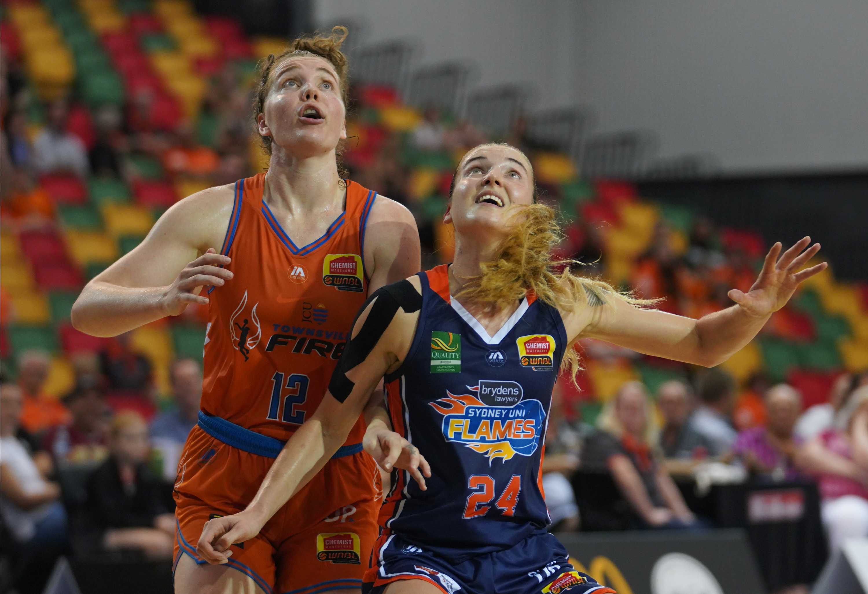 Anneli Maley attacking WNBL opponents with her defence for Sydney Uni ...