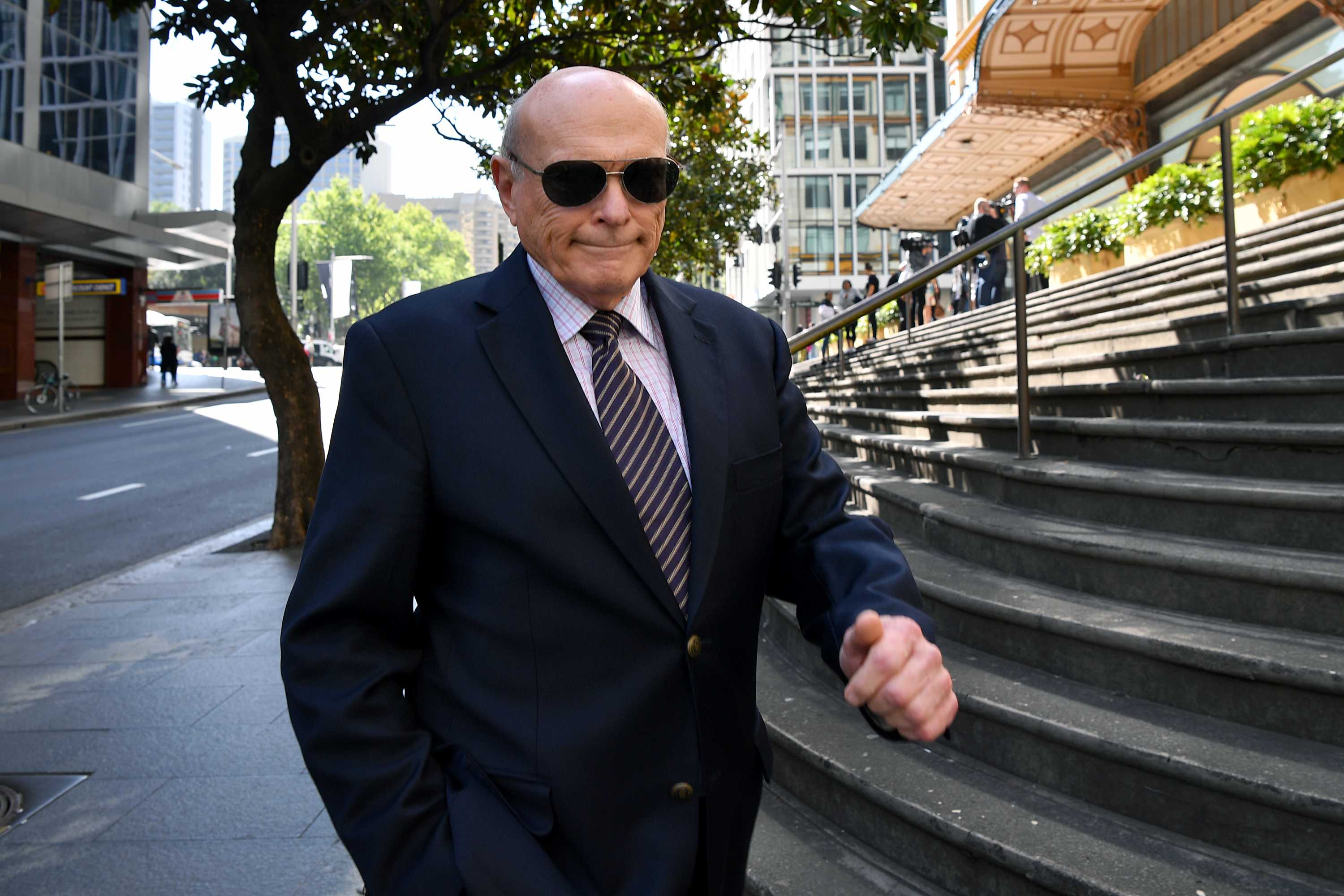 Former stock trader Ross McCarty jailed for robbing banks after ...