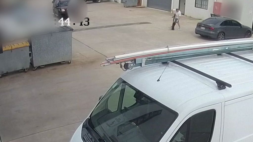 Police urge man accused of torching house, firearms offences to hand ...