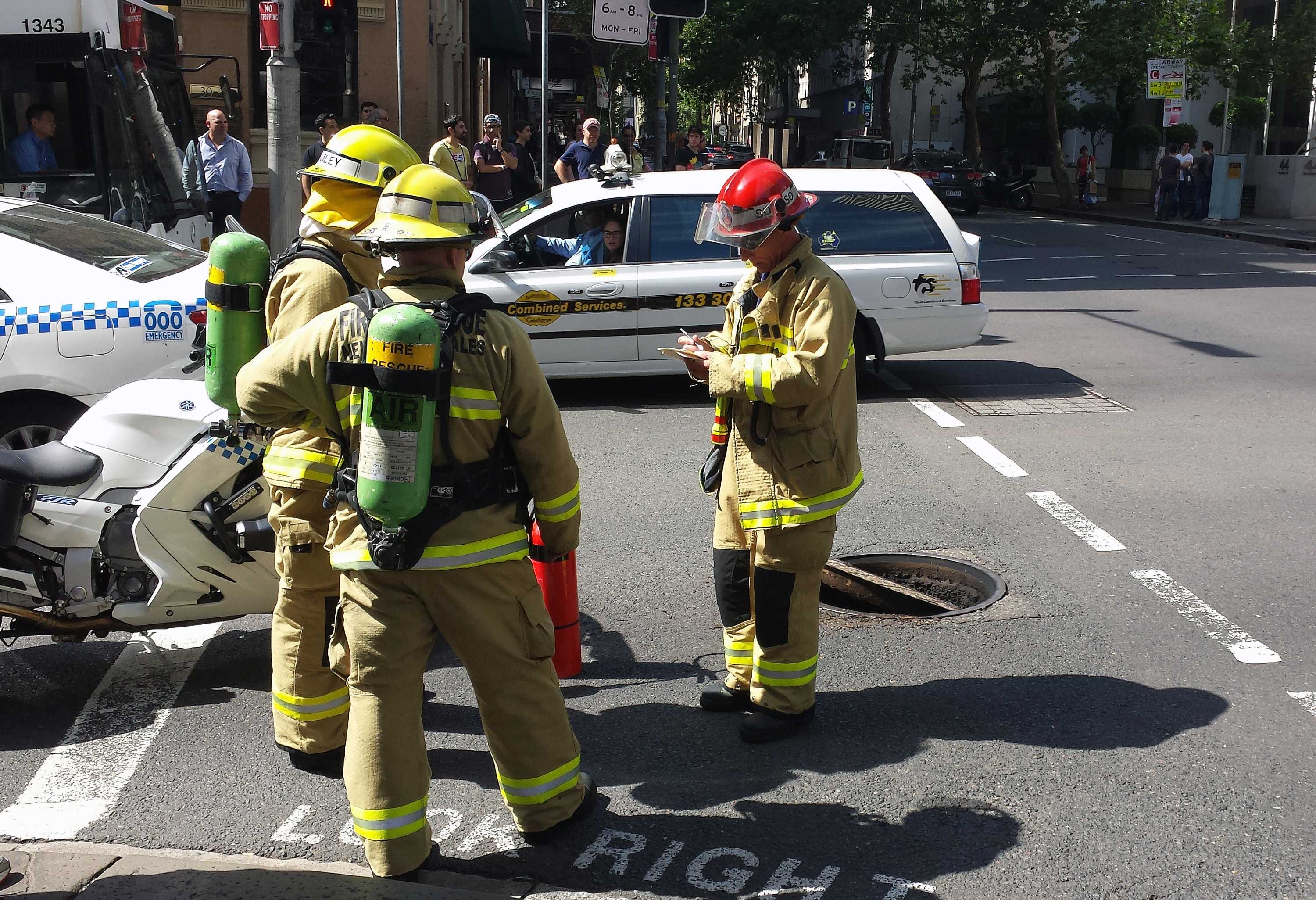 Gas explosion blows 50kg manhole into air in Sydney's CBD - ABC News