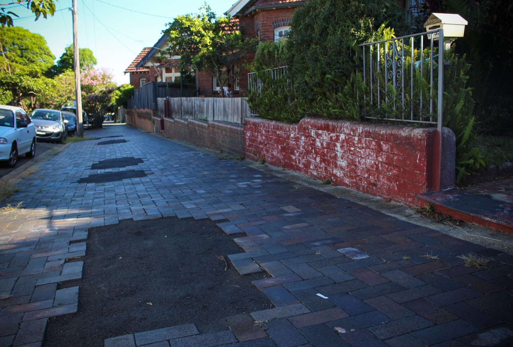 NBN blamed for ruining heritage-listed footpaths in inner Sydney - ABC News