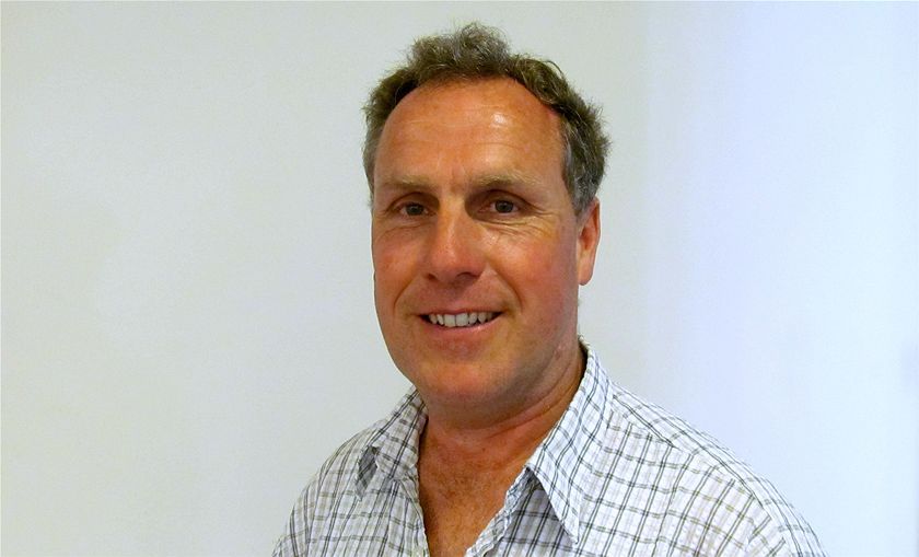 Sandy Mackinnon's unlikely voyage through the canals of Europe - ABC listen