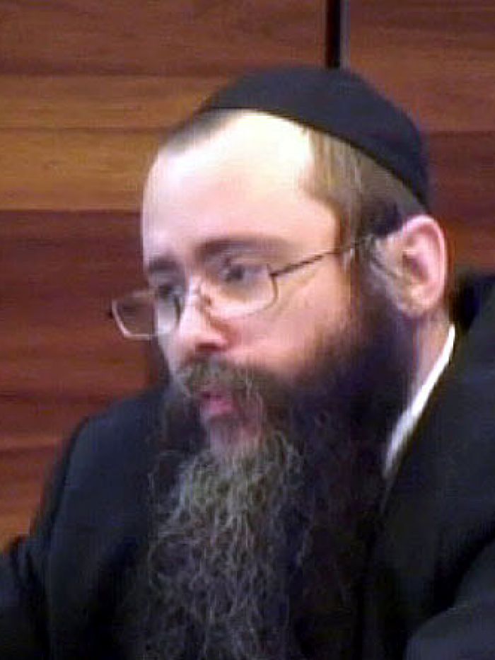 Angry Rabbi threatens legal action against Jewish leaders - ABC listen