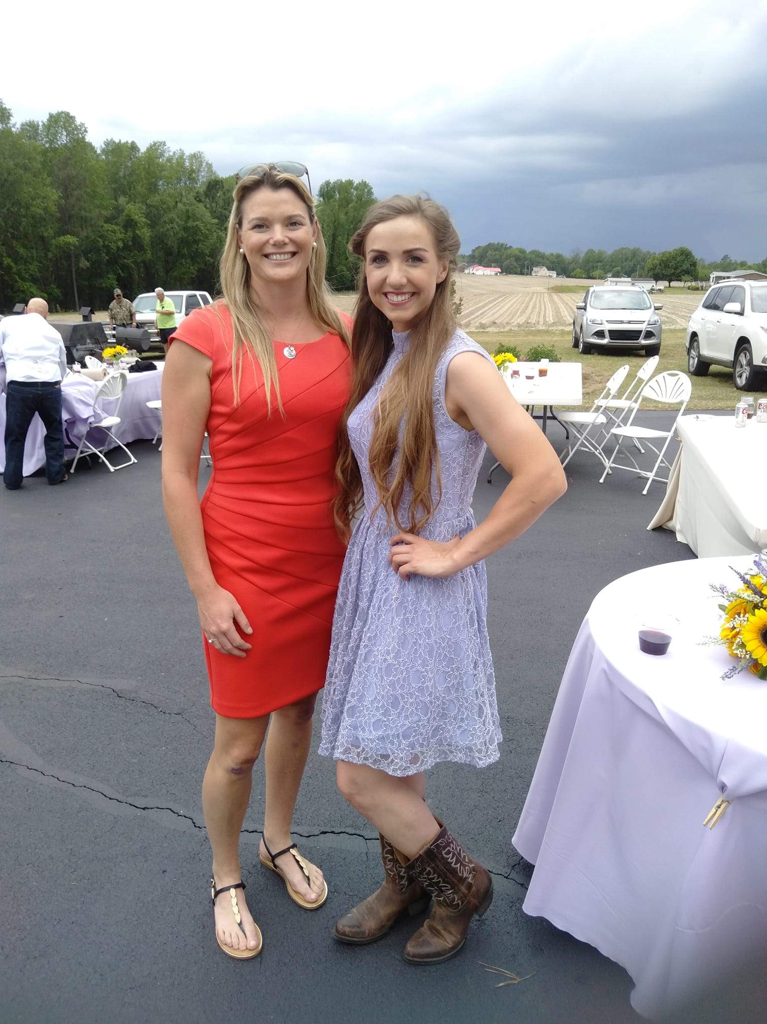 Bull rider Ruth Vogelsang battles through injury to take on both men ...