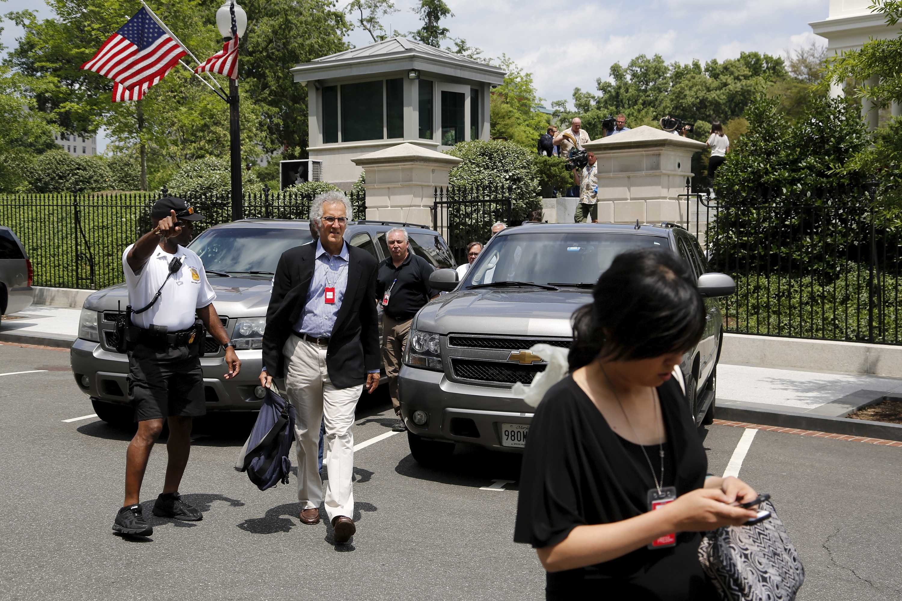 US Secret Service evacuates White House press room after bomb threat ...