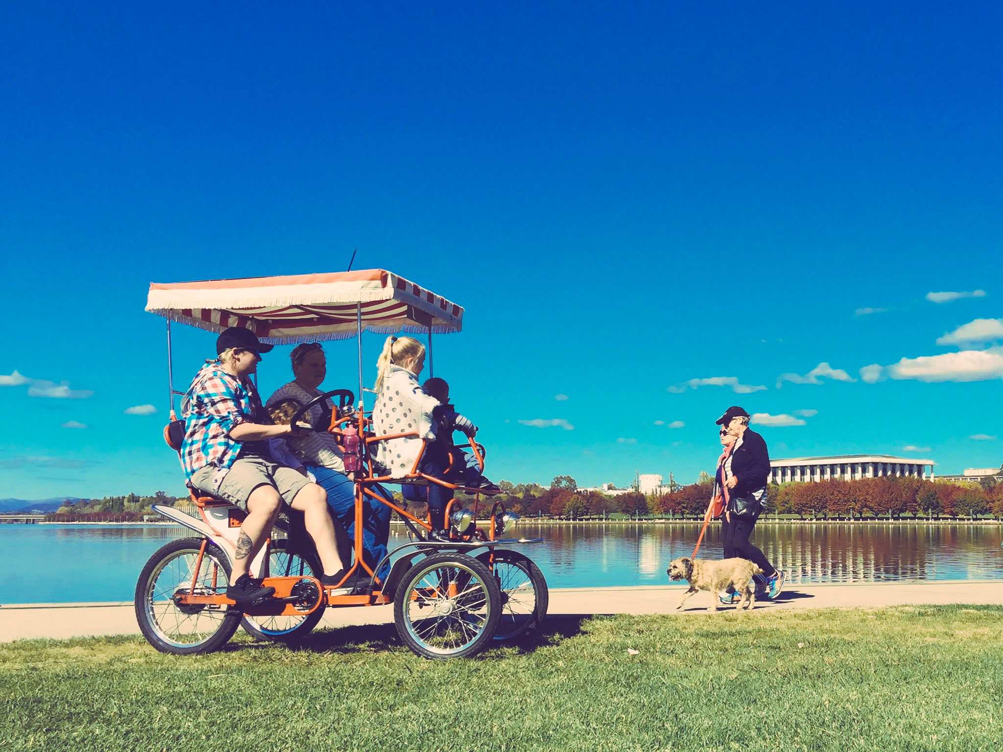 Canberra's lakeside bike hire business closes to make way for new ...