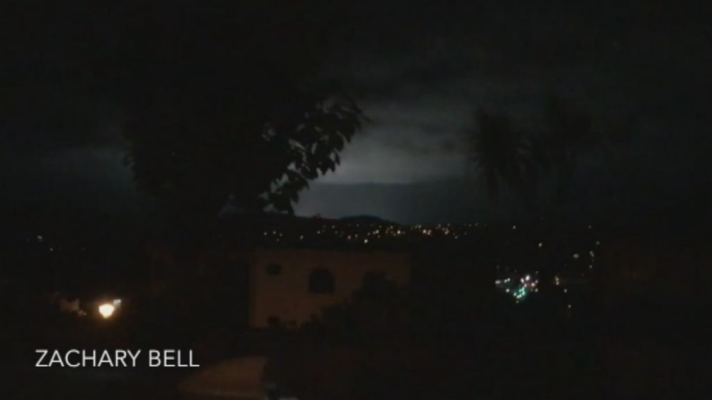 New Zealand earthquake: Sky flashes 'green and blue' in rare lights ...