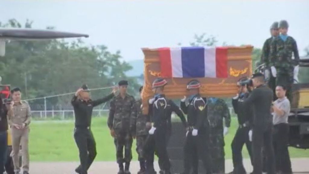 Thai cave rescue: Boys are told of the death of former Navy SEAL diver ...