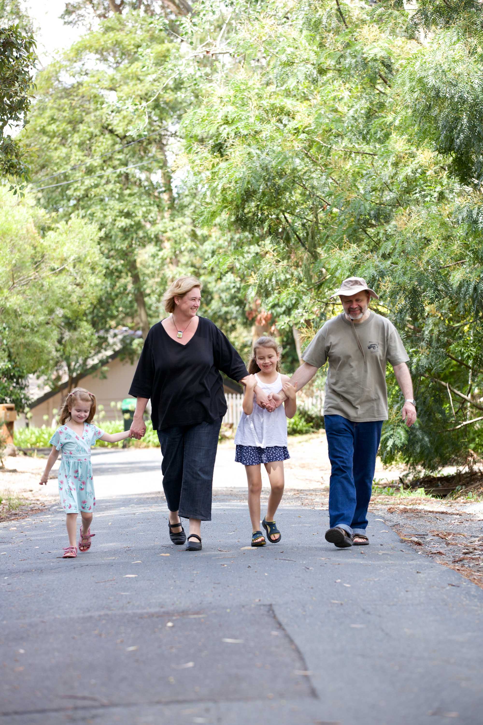 Sperm donor romance: Couple falls in love after conceiving through ...