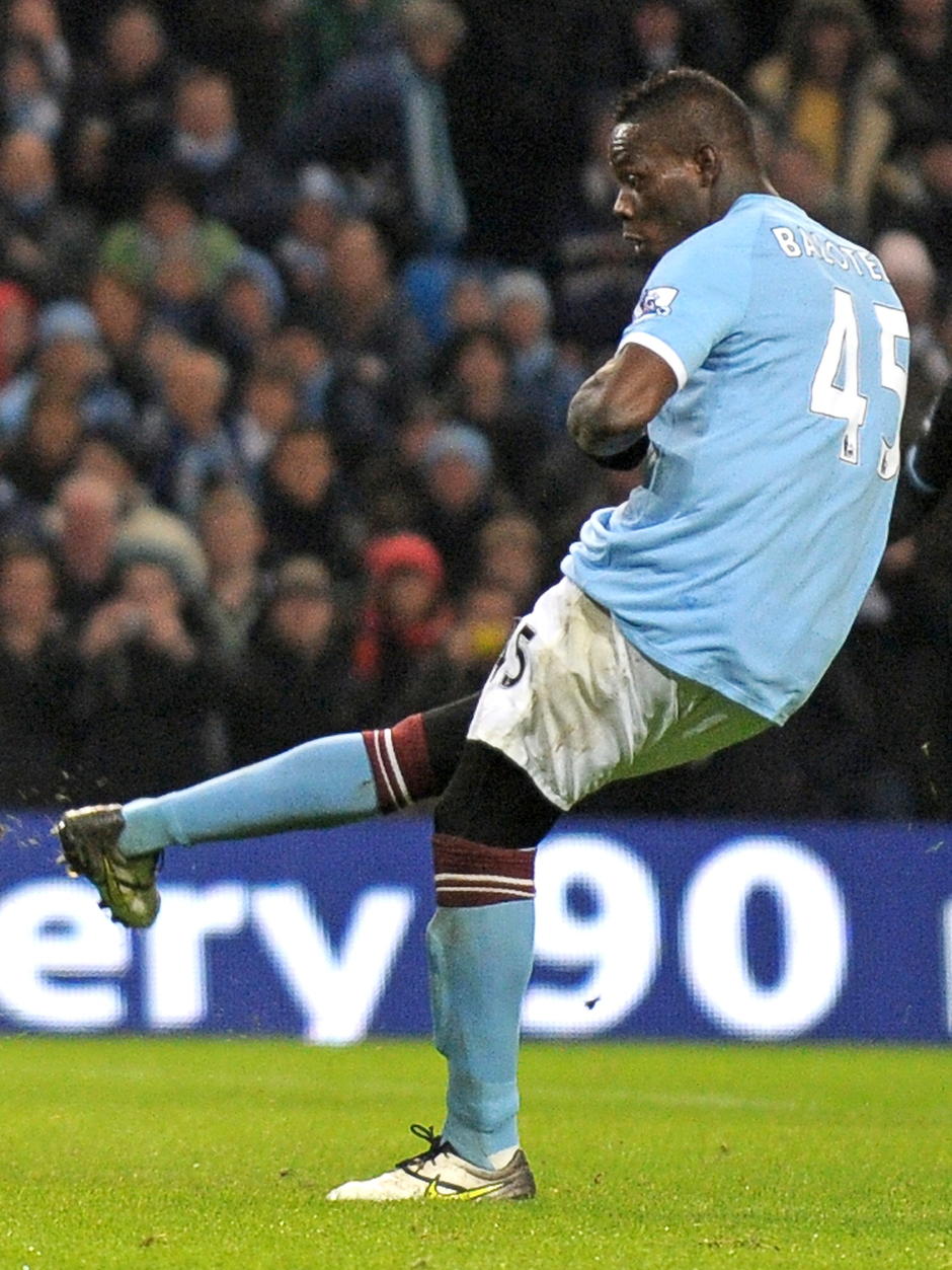 Balotelli escapes bizarre fireworks blaze - ABC News