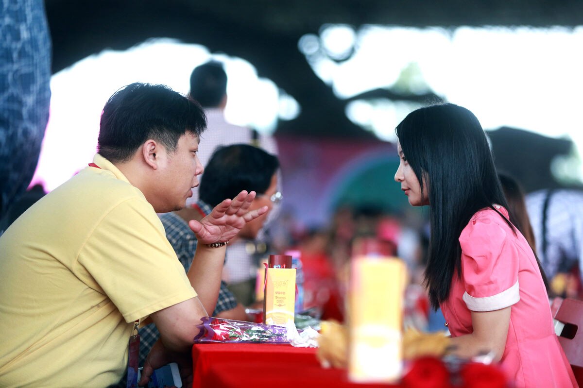 Concerns over sexist Chinese 'leftover women' campaign - ABC listen