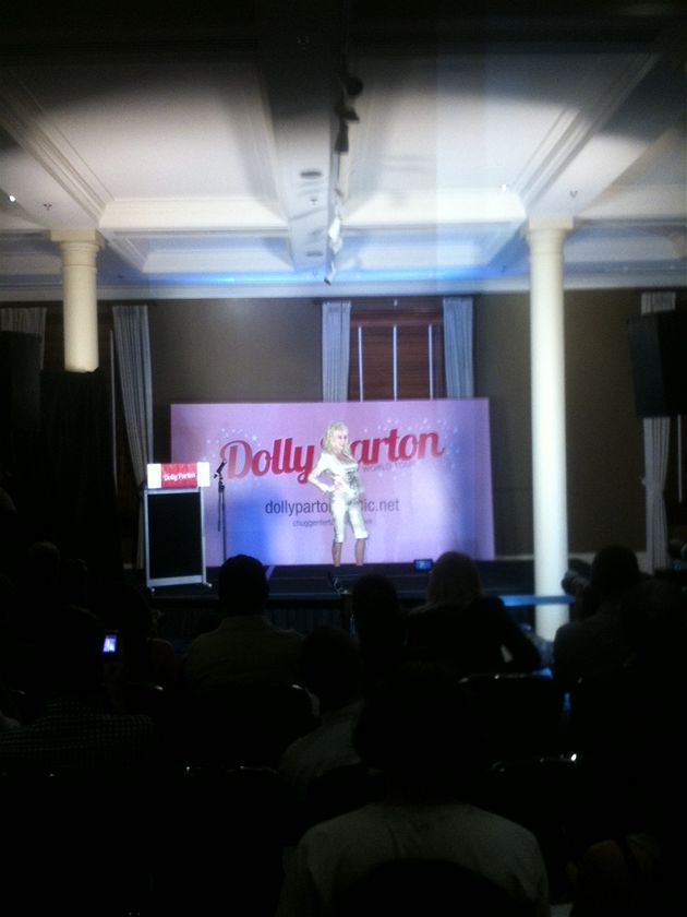 Parton's mega tour bus rolls into Perth - ABC News