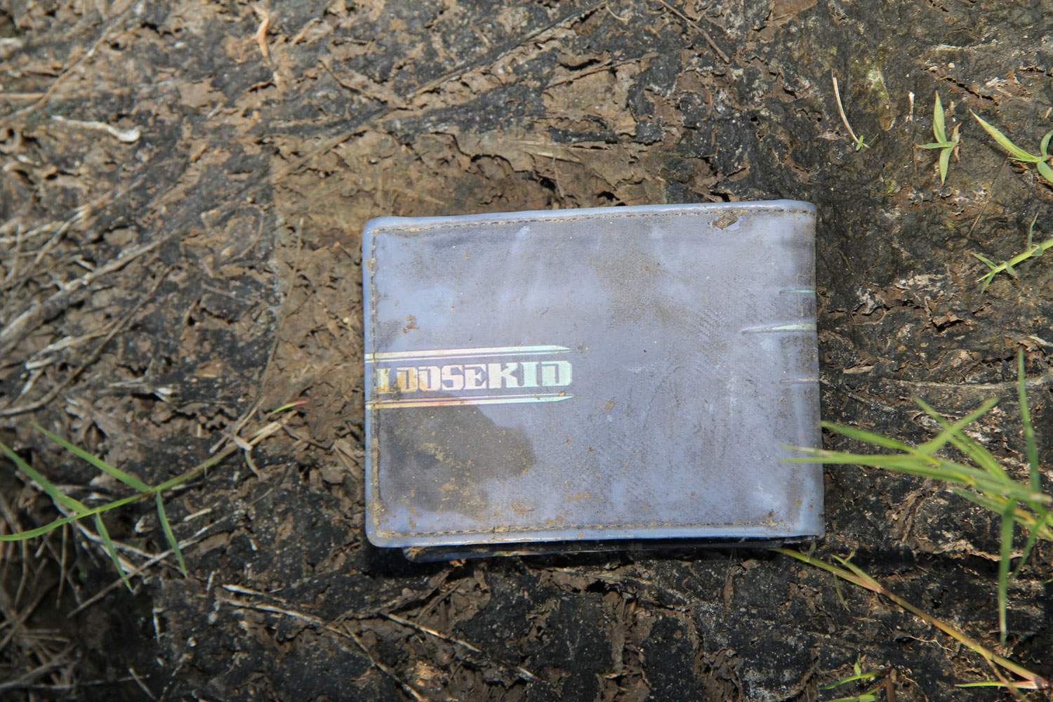 Wallet found amid missing pair search - ABC News