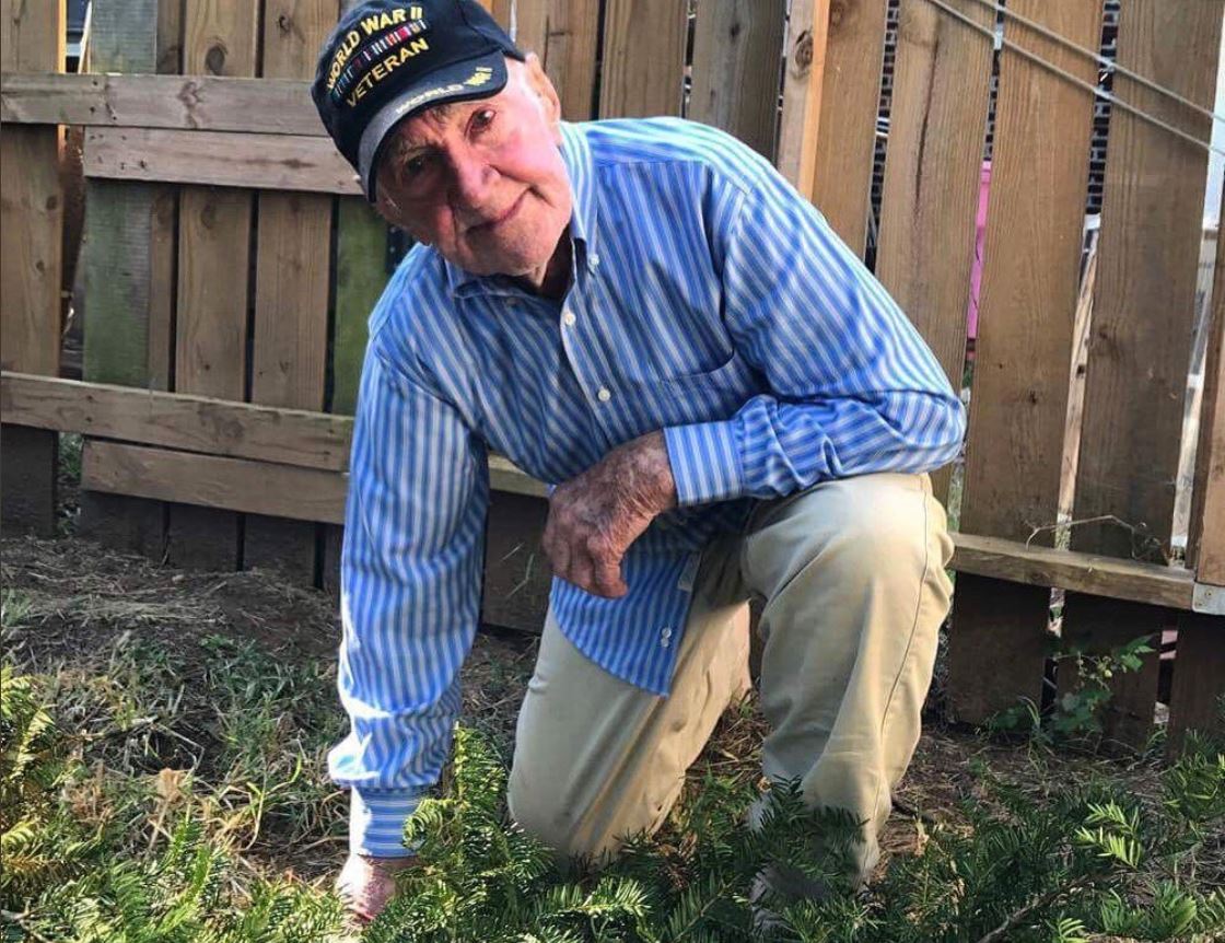 Donald Trump: WWII veteran John Middlemas protests against President's ...