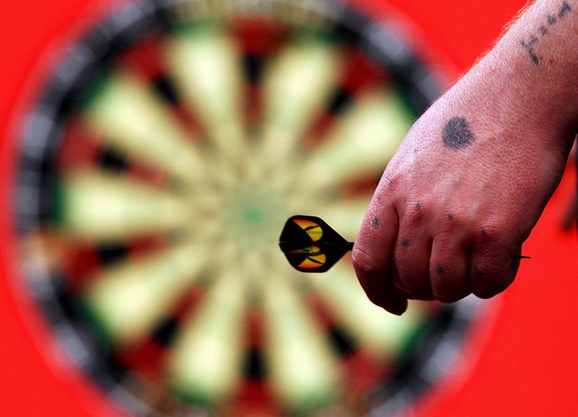 Records tumble at World Darts Championship - ABC Radio