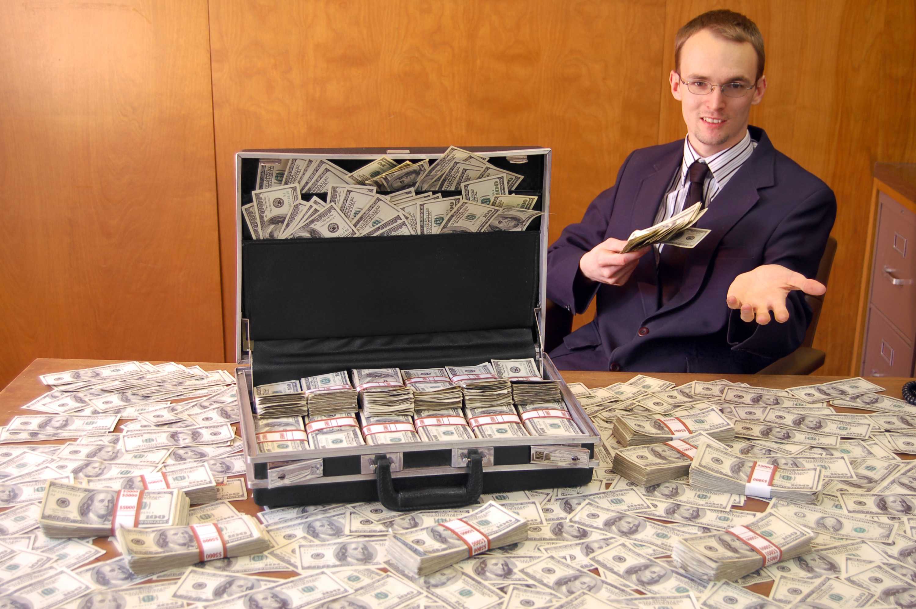 Cleaning dirty money - How the West enables the Kleptocrats - ABC listen