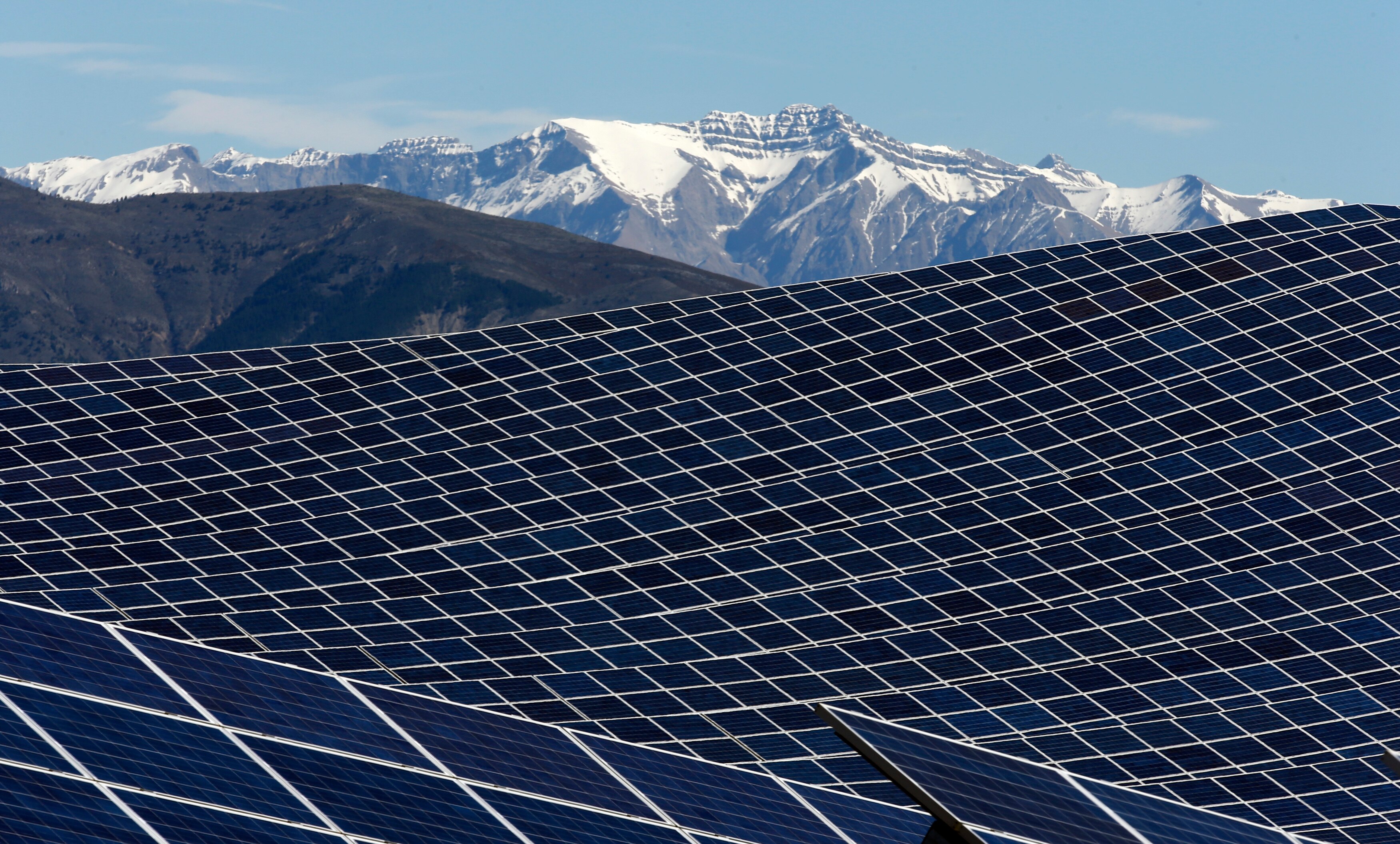 A survey of the world's solar panels shows a global energy boom - ABC News