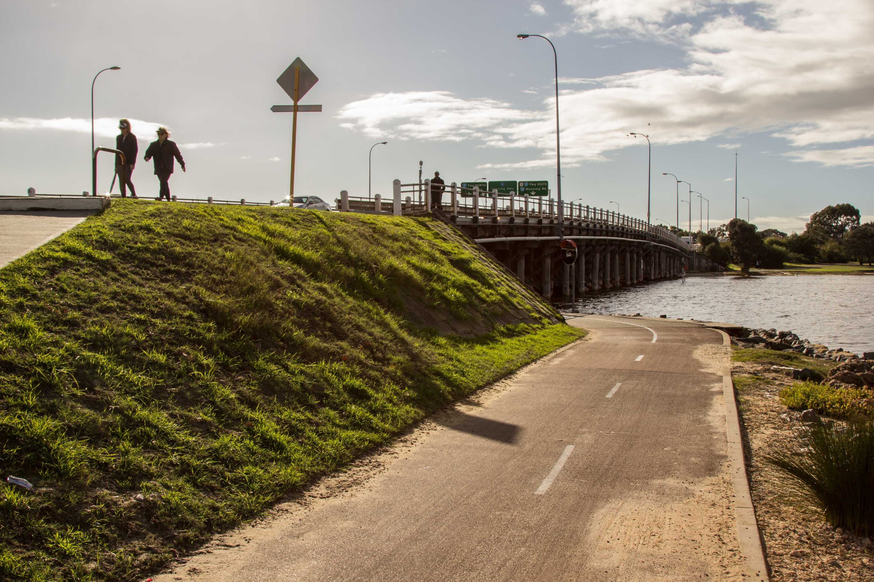 Canning Bridge: One of Perth's original timber crossings still strong ...