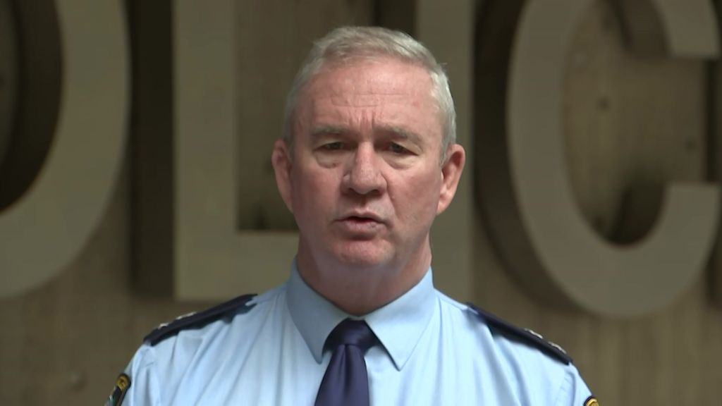 NSW police seeking identity of dead diver found alongside $20 million ...