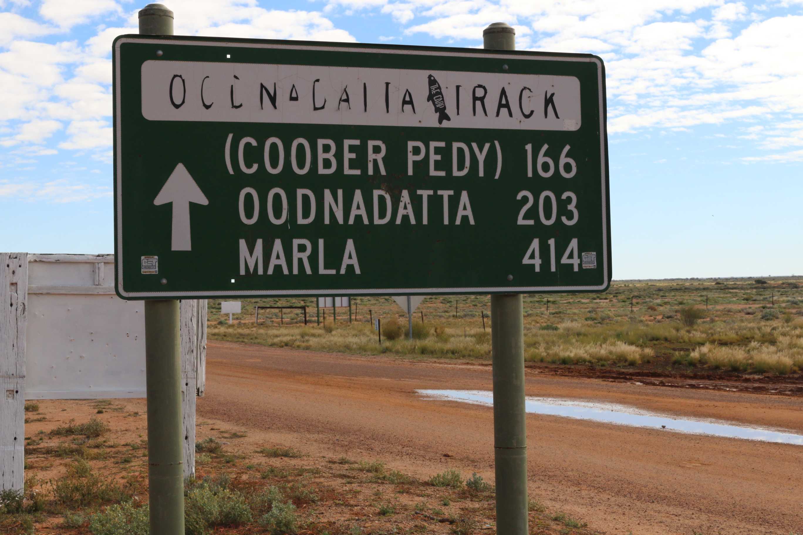 Iconic Pink Roadhouse 'not refusing anyone service' despite new ...