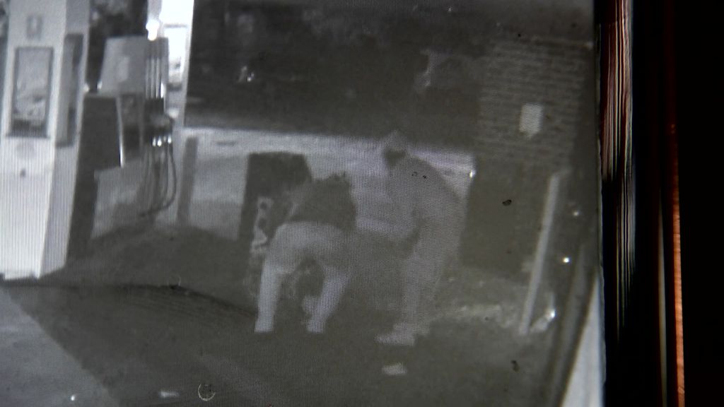 CCTV footage of ATM being robbed in South Australia - ABC News