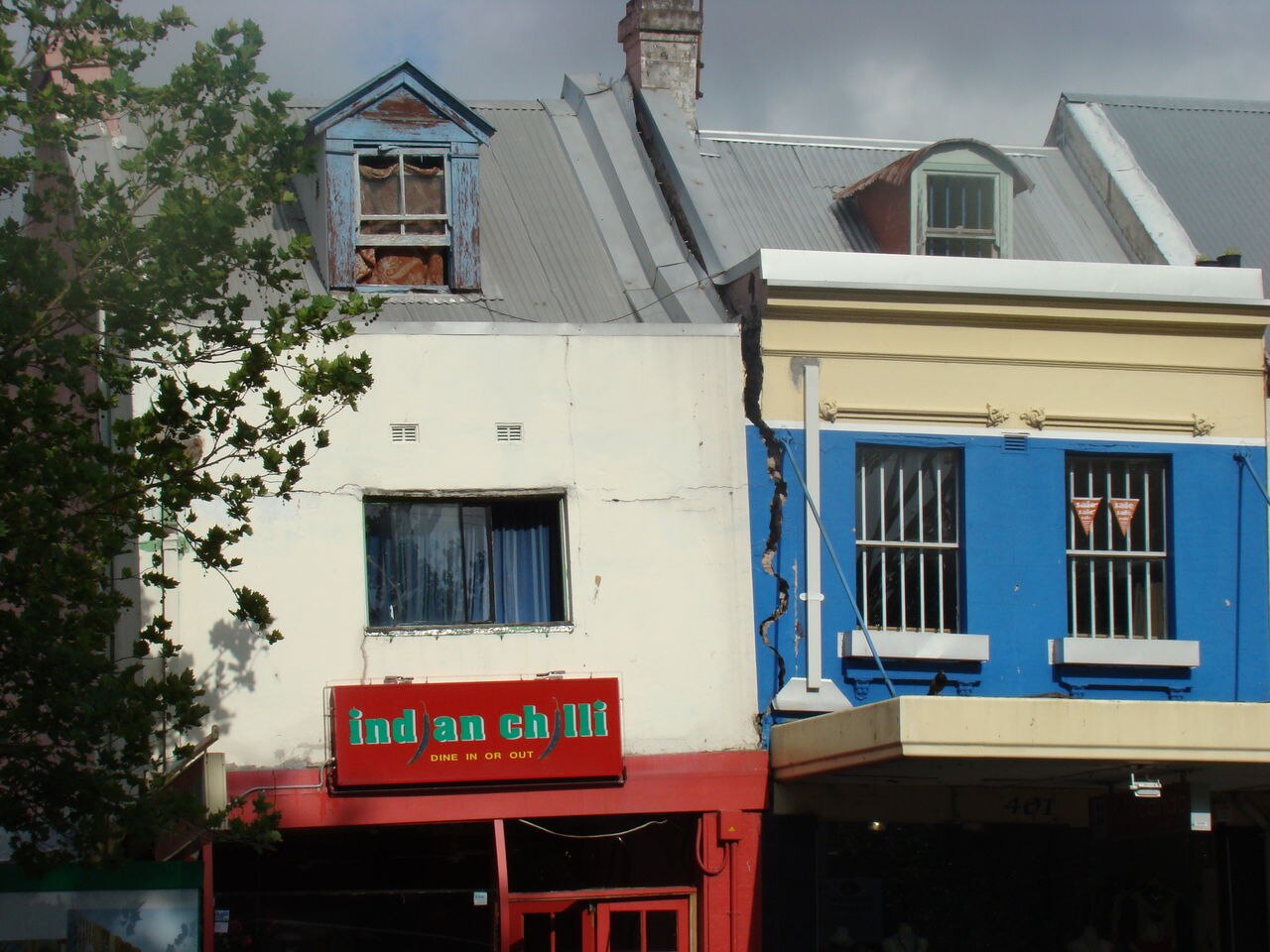 Collapsing inner Sydney building to be destroyed - ABC News
